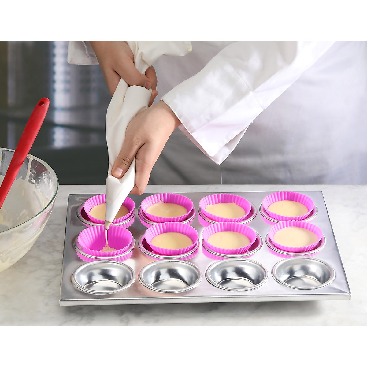 New Star Foodservice 535504 Commercial Grade Aluminum 12-Cup Muffin Pan