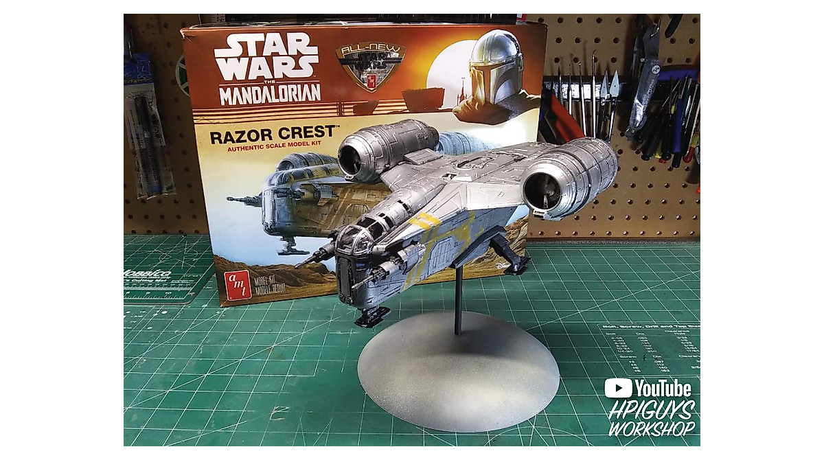 AMT Star Wars Razor Crest Model Kit 1:72 Scale - Build & Display
