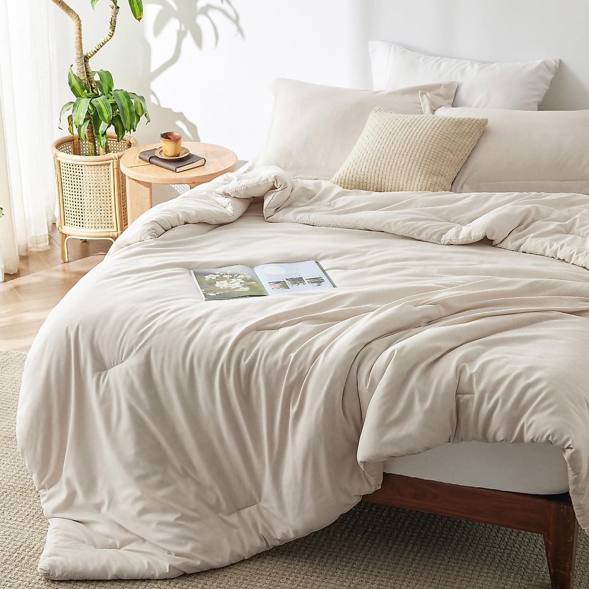 Bedsure Twin/Twin XL Comforter Set - Beige Soft Bedding for All Seasons, Cationic Dyed Bed Set, 2 Pieces, 1 Twin Size Comforter (68"x88") and 1 Pillow Sham (20"x26"+2")