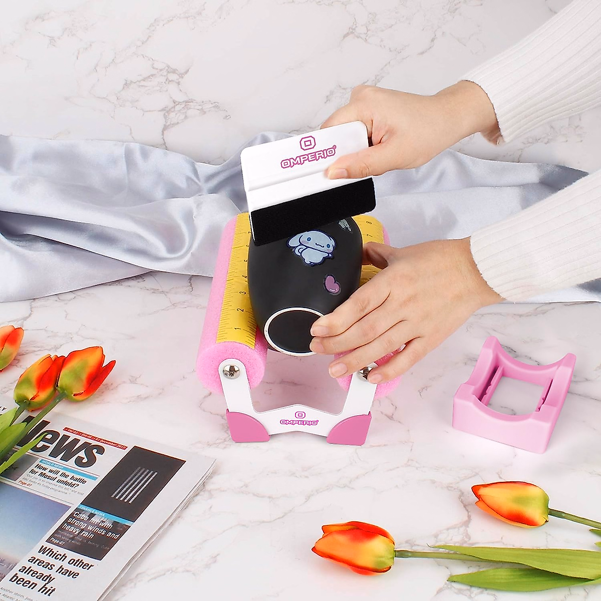 OMPERIO Cup Cradle for Crafting Tumbler, Cup Cradle for Tumblers with Felt Edge Squeegee to Apply Vinyl Decals with Measurements for Mugs (Pink)