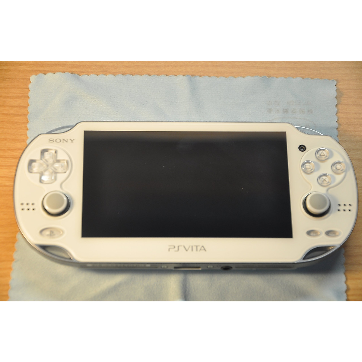 Assassin's Creed III Liberation PlayStation Vita Wi-Fi Bundle