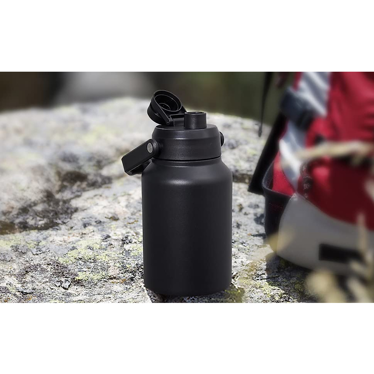 EALGRO Half Gallon Insulated Water Bottle Jug with Straw, 64 oz Large Stainless Steel Sports Metal Water Flask with Handle, Thermal Water Cup Mug with 2 Lids, Black