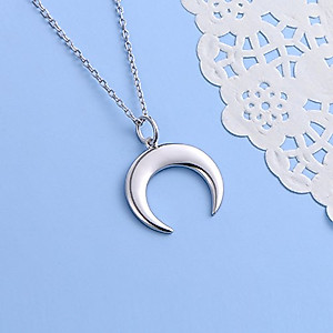 DAOCHONG S925 Sterling Silver Crescent Moon Tooth Horn Pendant Necklace for Women