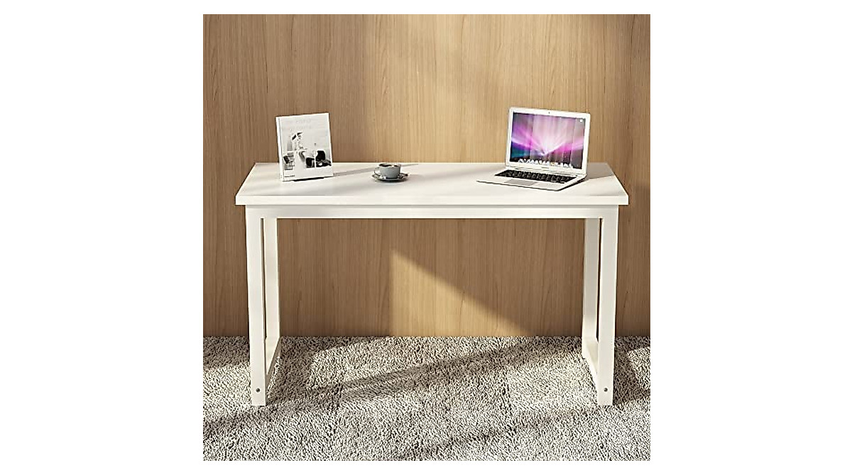 Modern White Computer Desk – Stylish & Sturdy Workstation for Home & Office