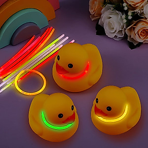 Deekin 10 Pcs 5 Inches Large Yellow Rubber Ducks Bulk Large Duck Bath Toy Squeak Rubber Duckie Bathtub Floating Bath Duck for Birthday Party Decoration Gift Swimming Pool (Bright)