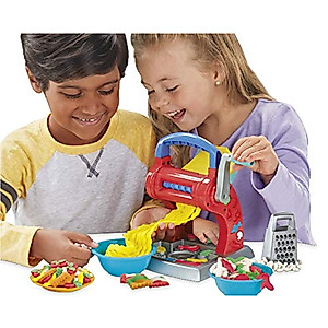 Play-Doh Kitchen Creations Noodle Party Playset for Kids 3 Years and Up with 5 Non-Toxic Colors