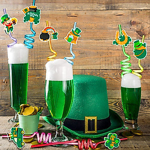 32 Pieces St Patrick's Day Party Straws Shamrock Drinking Crazy Straws Lucky Irish Party Plastic Reusable Drinking Straws for St. Patrick's Day Theme Party Supplies Goodie Bags, 8 Styles