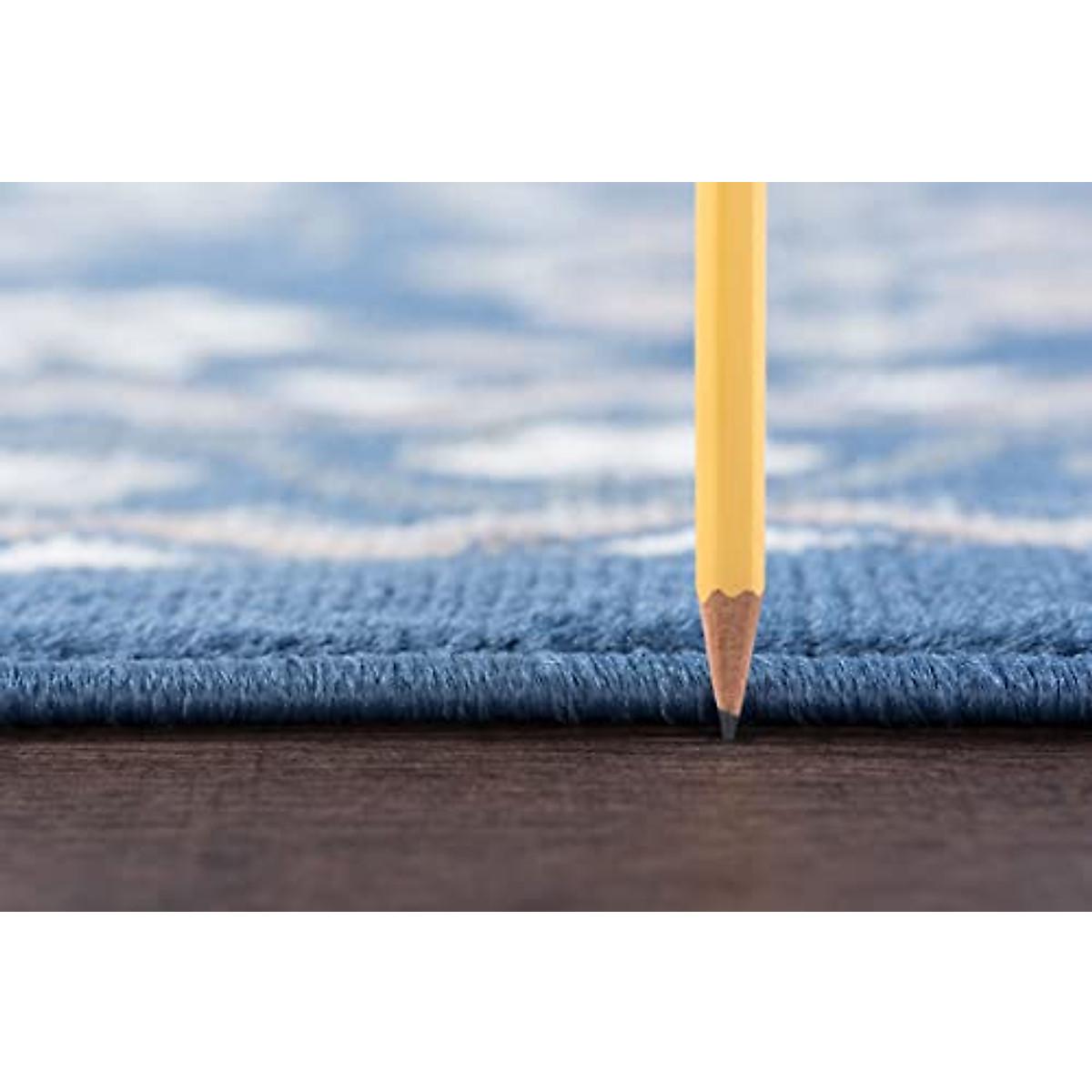 Universal Rugs Logan Area Rug 5' x 7' Navy