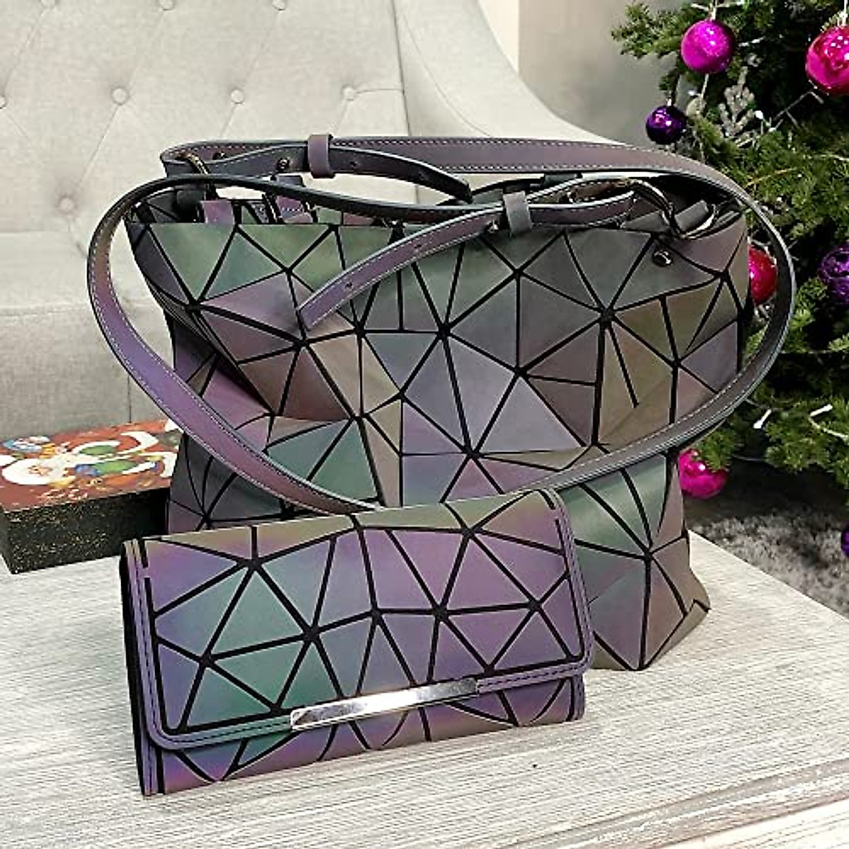 Holographic Purse Geometric Purse Luminous Handbag Purse and Wallet Set for Women Iridescent Shoulder Bag Reflective Purse