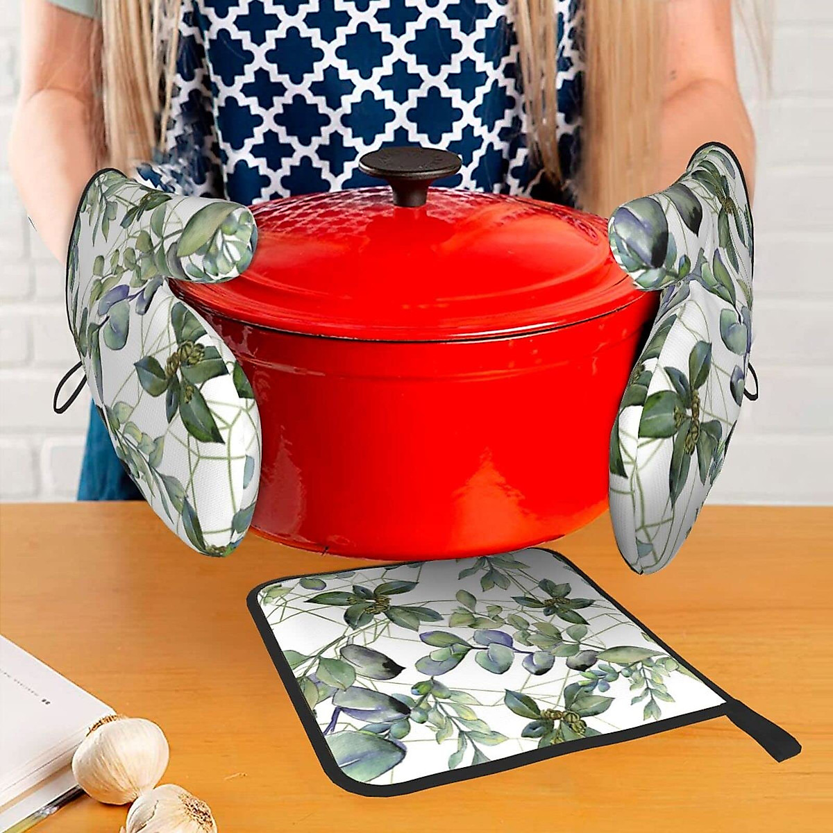 YILEQUAN Green Eucalyptus Leaves Print Oven Mitts and Pot Holders Sets,Kitchen Oven Glove High Heat Resistant 500 Degree Oven Mitts and Potholder,Surface Safe Baking, Cooking, BBQ,Pack 3 One Size