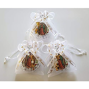 Vela para Bautizo con Caja de Madera con 12 Organzas de Recuerdos con Rosarios Biblia en Espanol