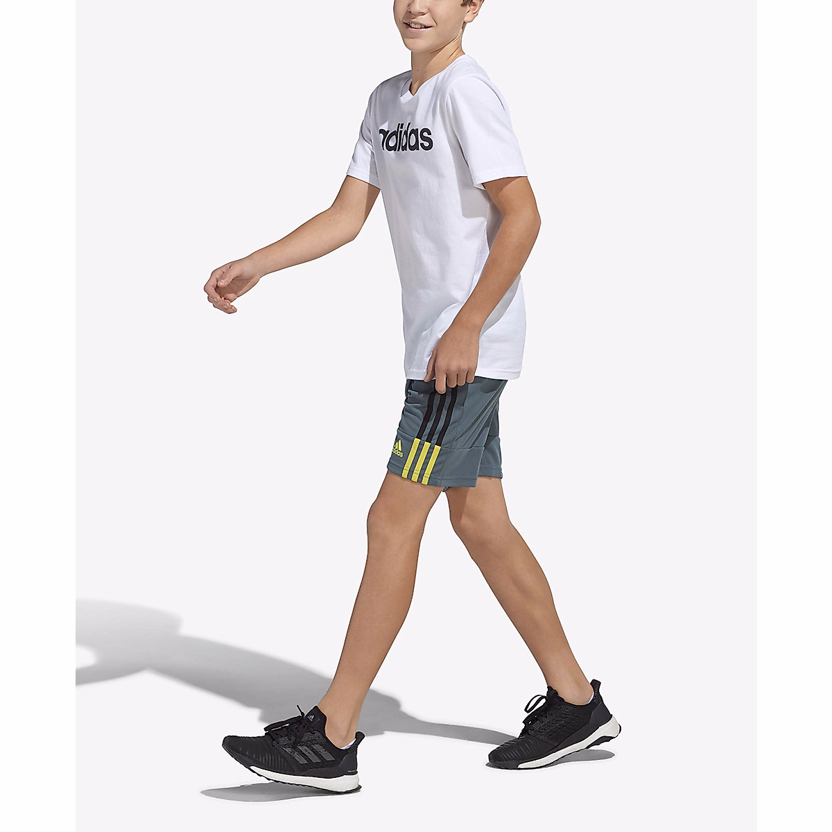 adidas boys Clashing 3-stripes Shorts, Black With Team Royal Blue, 8-15 Years US