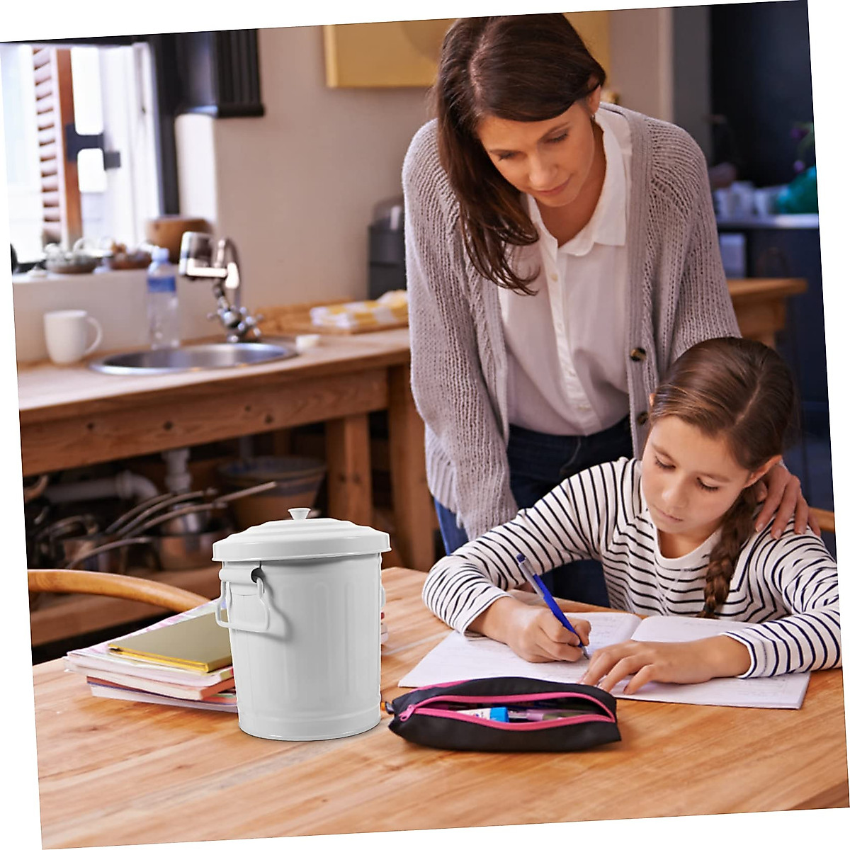 CHILDWEET Metal Trash Can with Lid Metal Container Office Trash Can Candy Tin Kitchen Compost Bin Desktop Garbage Can Make up Brush Holder Organizer Trash Storage Can Office Trash Container