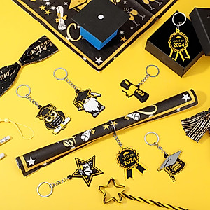 Sureio 30 Pcs Class of 2024 Graduation Keychains Gifts for 6 Designs Rubber Inspirational 2024 Grad Gifts Class of 2024 Decorations(Blue and Gold)