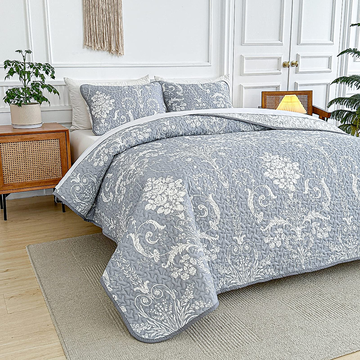 Gray Cotton Quilt Set Queen Size Floral Quilt Set White Flowers Leaves Cotton Reversible 3pc Quilt Bedding Set, Coverlet, Bedspread with 2 Pillow Shams