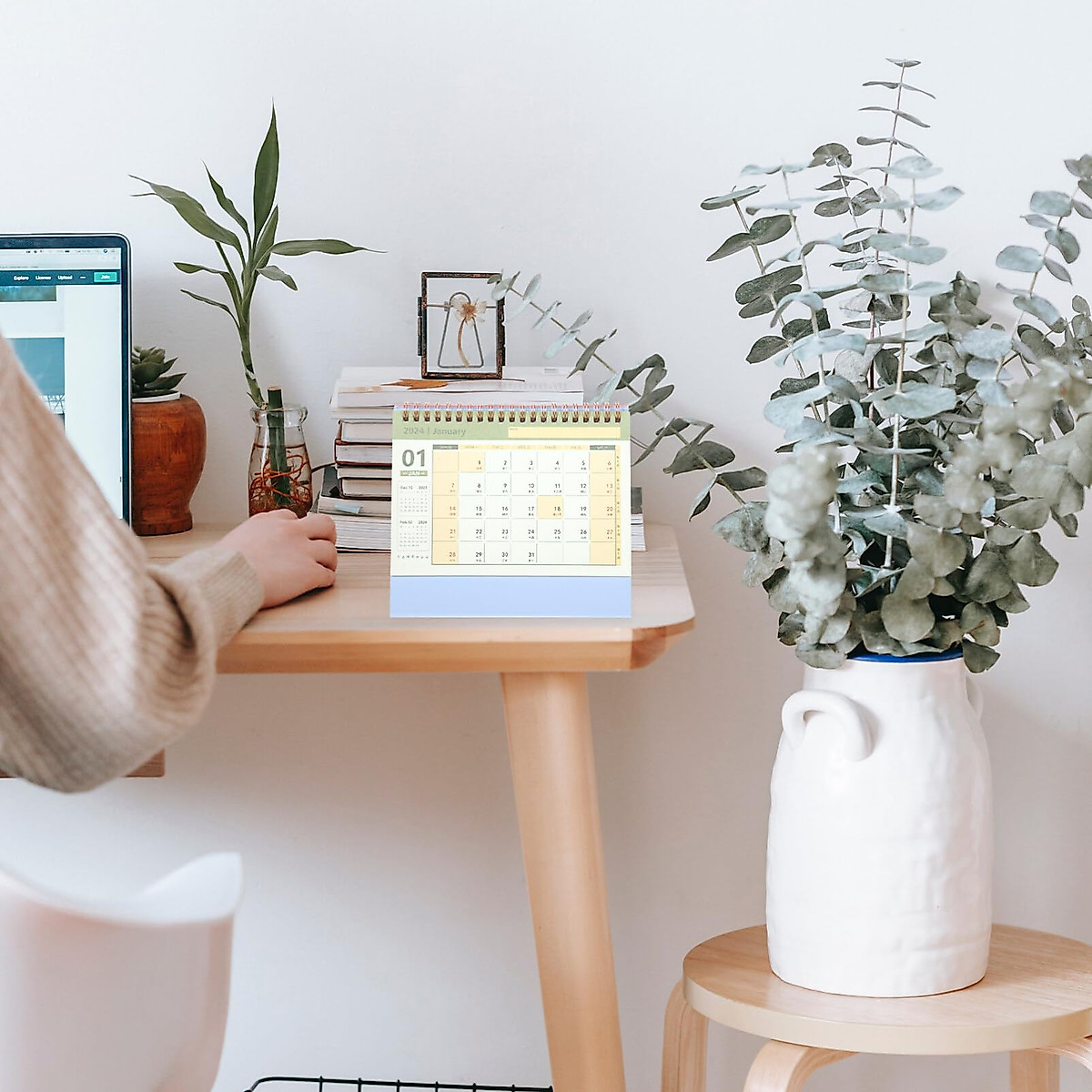 STOBOK 2024 Desk Calendar Tabletop Decor Work Desk Decor Desktop Decor Desk Calendars Office Desk Decorations Desk Pad Calendar Mini Desk Calendar Purple Notebook Bronzing Paper Student