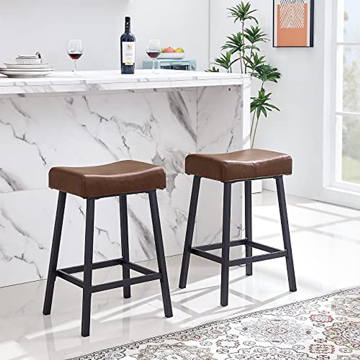 MNEETRUNG Bar Stools Set of 2, Counter Height Saddle-Seat PU Leather Bar Stools for Kitchen Counter Backless Modern Square Barstools Upholstered Faux Leather Stools Farmhouse Island, Brown