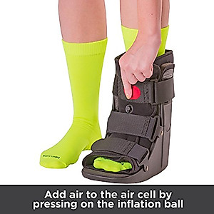 BraceAbility Short Air Ankle Walker Boot | Medical-Grade Orthopedic Foot Cast Brace for Sprained Ankle, Broken Foot, Toe Injury, Metatarsal Stress Fracture, Post Surgery, Achilles Tendonitis (Small)