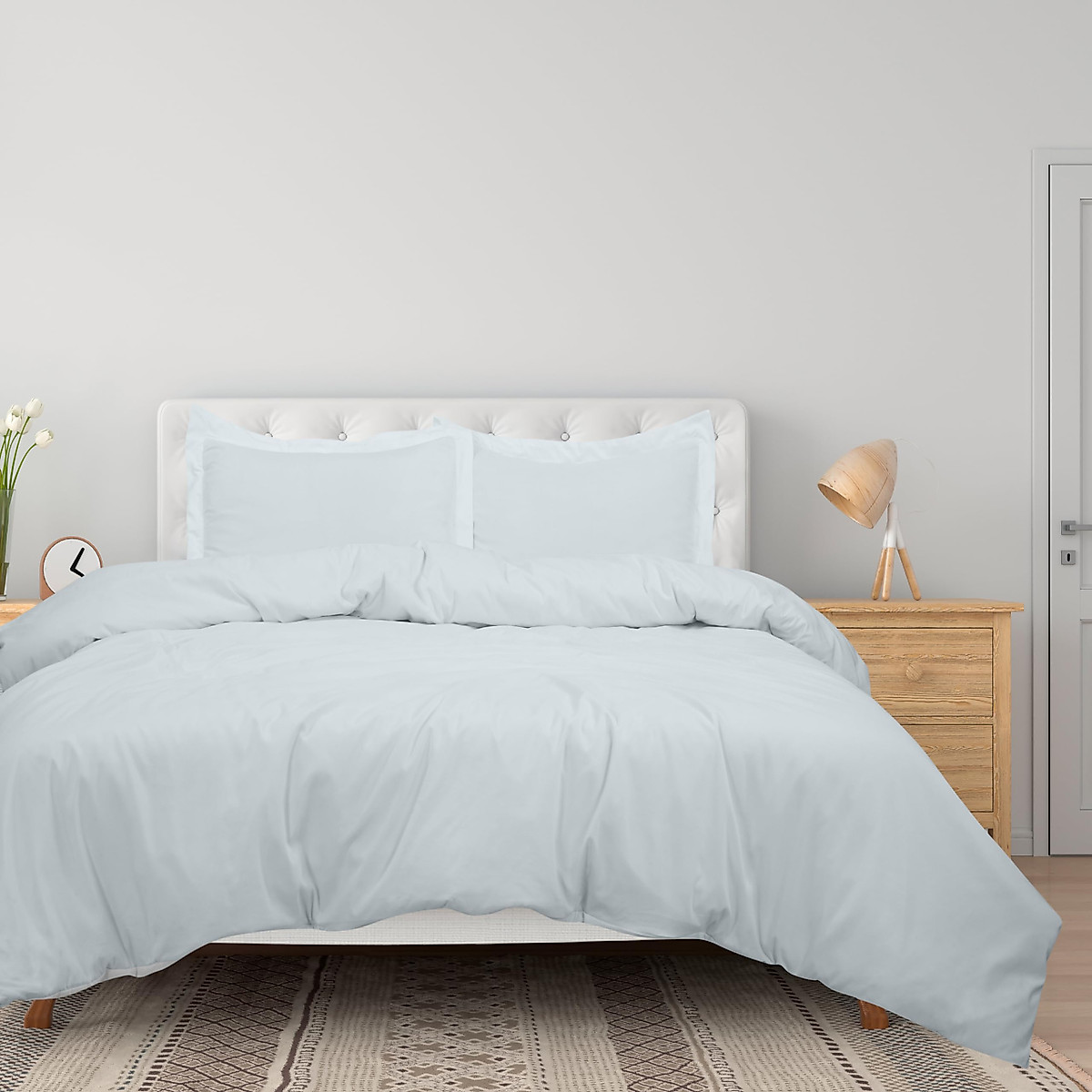 ROYALE LINENS White Duvet Cover Queen Size - 3 Piece Bedding Comforter Covers - Zipper Closure - 1 Queen Duvet Cover 90x90 inches and 2 Pillow Shams - No Comforter Included