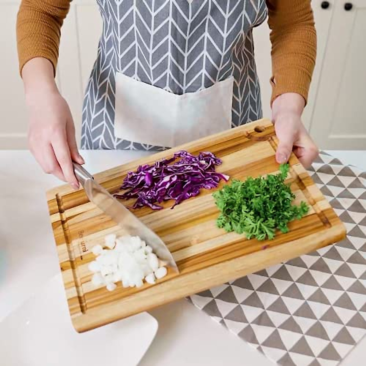 BEEFURNI Teak Wood Cutting Board with Juice Groove, Small Wooden Cutting Boards for Kitchen, Hanging Chopping Board, Mothers Day Gifts, 1 Year Warranty, (Small, 14 x 10 x 0.6 inches)