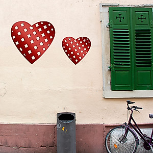 2 Pieces Metal Hollowed Out Heart Wall Decor Distressed Style Heart Shape Sign Rustic Heart Shape Hanging Wall Art for Outdoor Indoor Home Living Room Bedroom Garden Yard Decoration (Rustic Red)