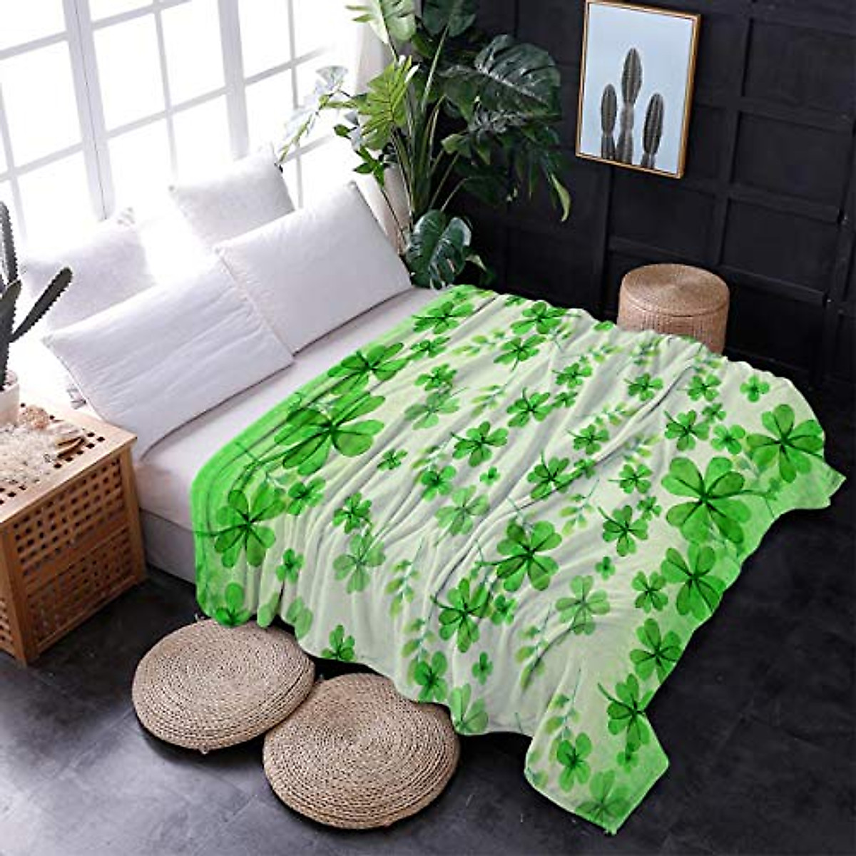 Comfy Plush Fleece Throw Blanket 40x50 inch St. Patrick's Day Soft Coach Blanket Lightweight Stadium Blanket Shamrocks Clover Green Leaves Watercolor Painting