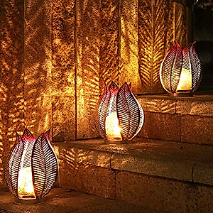 QZGE Garden Solar Lights Outdoor Decor Waterproof Crackle Glass Globe Lights,Metal Yard Art Outdoor Solar Table Lamp for Decorations Garden,Patio,Lawn,Balcony Or Courtyard.
