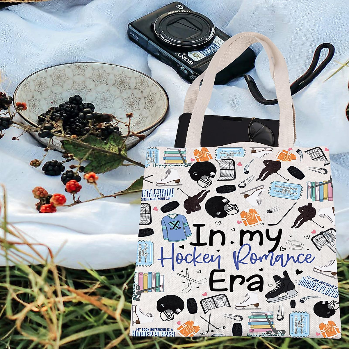Lywjyb Birdgot In My Hockey Romance Era Tote Bag Hockey Romance Book Club Hockey Player Gift Romance Reader Gift (Hockey Era Tote)