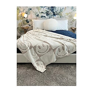 Checkered Blanket, Smiley Face Throw, Soft Cozy Microfiber Plush Blanket, Checkerboard Pattern, Reversible, Stretchy Throw Blanket 51" X 63" (White and Beige)