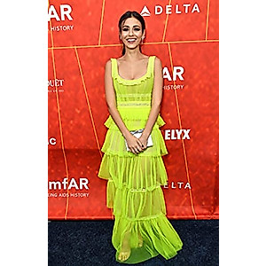 FC Carino Victoria Justice - 18X24 Poster FCA #FCA2390097