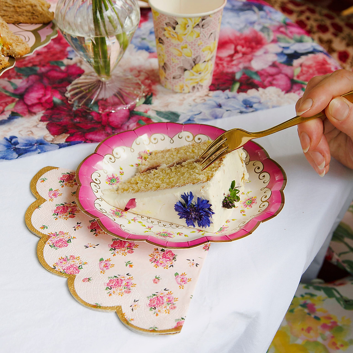 Talking TablesVintage Floral Paper Plates Pack of 24 - Pink, Blue, Yellow, Scalloped Edge, Truly Scrumptious, Disposable Tableware For Birthday, Garden Party, Afternoon Teas, Baby Shower, Wedding