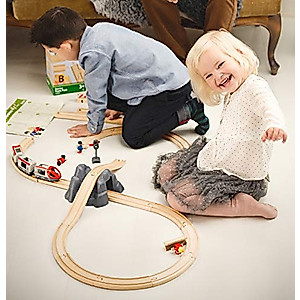 BRIO World - 33773 Railway Starter Set | 26 Piece Toy Train with Accessories and Wooden Tracks for Kids Age 3 and Up - Green