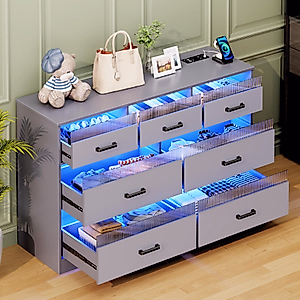 Dystler 7 Drawers Dresser for Bedroom, Large Chest of Drawers with LED Light, Modern Dresser with USB & Type-c Charging Ports, Wood Dresser Organizer for Bedroom, Living Room, Hallway, Grey