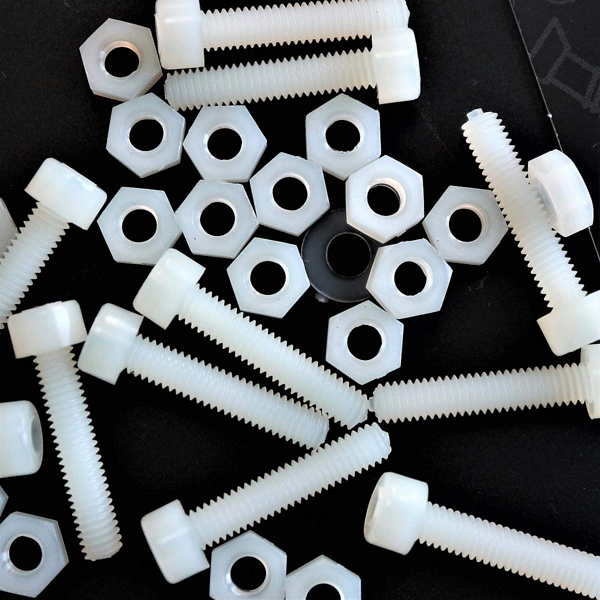 50 x Nylon Socket Head, plastic machine screws, M4 x 20mm, Plastic Bolts, Nuts & Washers, Fasteners, (5/32 x 25/32 in)
