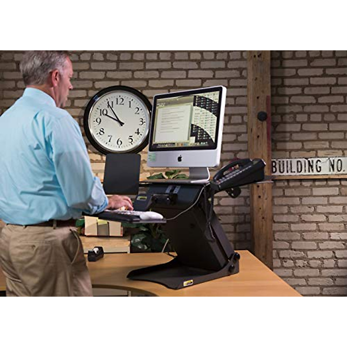 HealthPostures TaskMate Executive 6100 Adjustable Electric Standing Desk