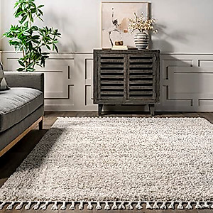 nuLOOM Brooke Shag Tasseled Area Rug, 5' 3" x 7' 7", Ivory