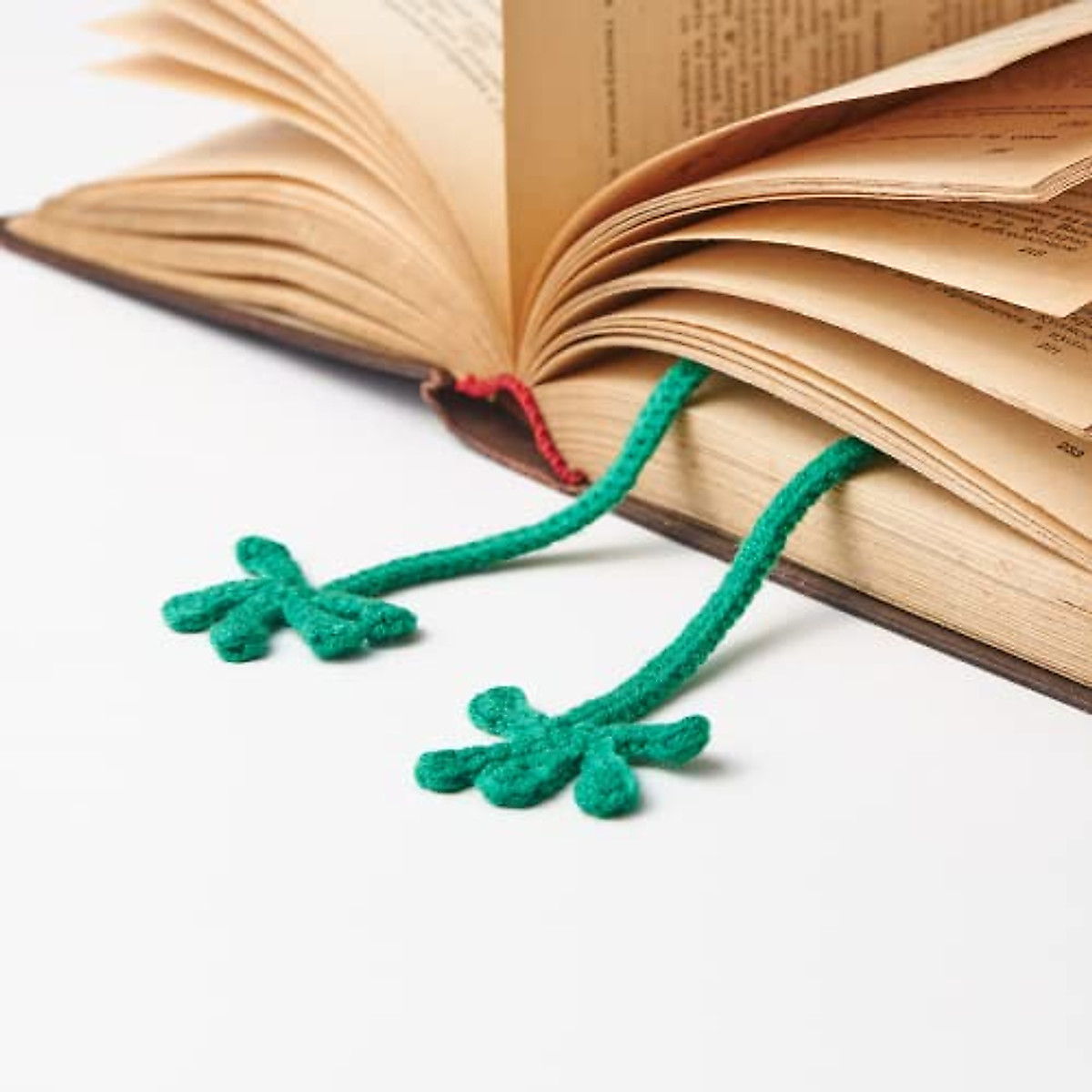 Bookmark Birthday Gifts , Crochet Animal Bookmark for Christmas Stocking Stuffers Mothers Day Valentine's Day Teacher Appreciation Gifts for Women Girls Readers Book Lover (Frog)