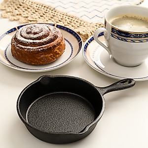 KUHA Mini Cast Iron Skillets 4” - 6-Pack of Pre-Seasoned Miniature Skillets - with 6 Small Silicone Trivets and Cast Iron Scraper