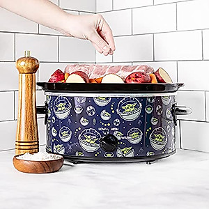 Uncanny Brands Star Wars The Mandalorian 5 Quart Slow Cooker- Easy Cooking For Baby Yoda- Kitchen Appliance …