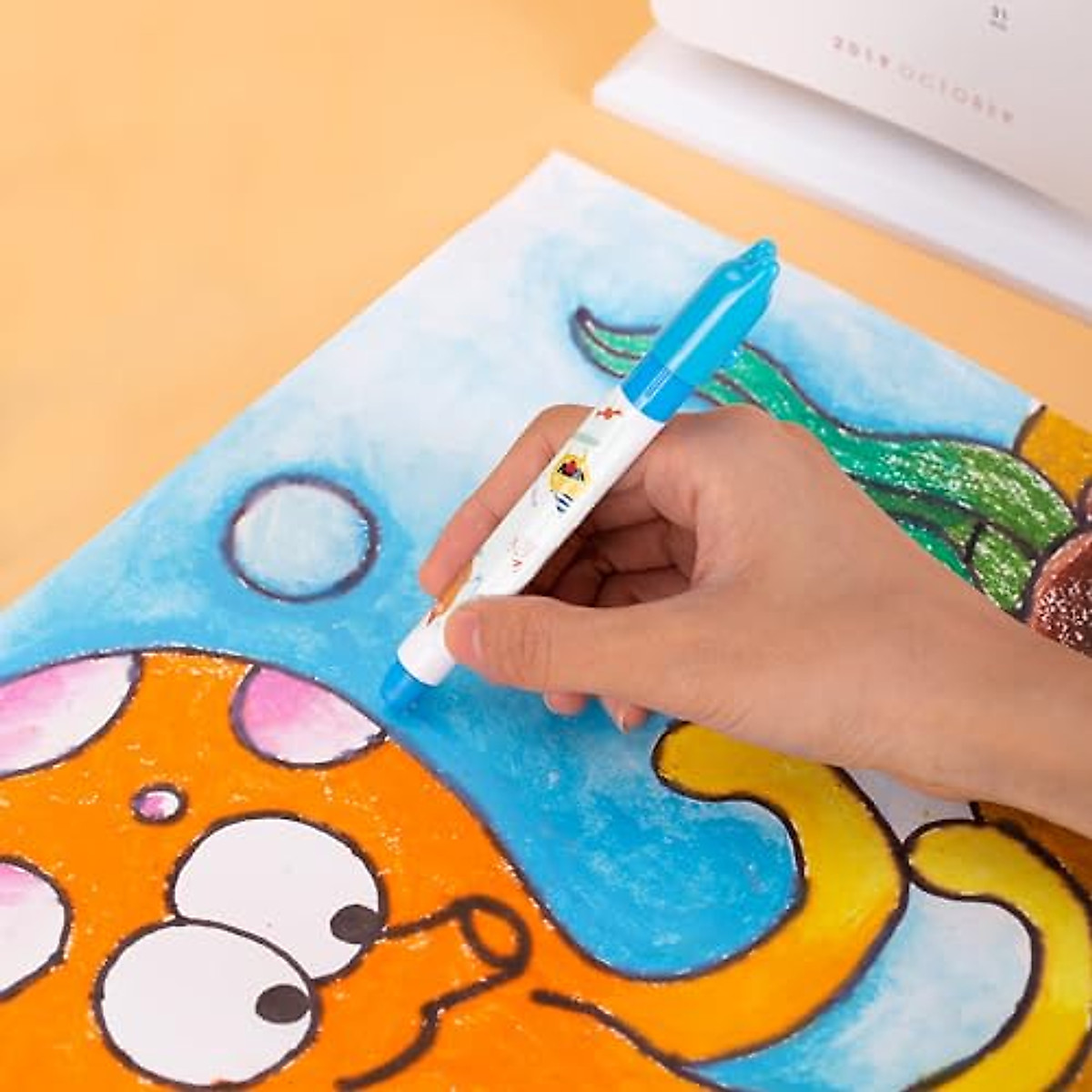 Amazon Basics Twistable Pack of 24 Gel Crayons, Washable, 24 Colors