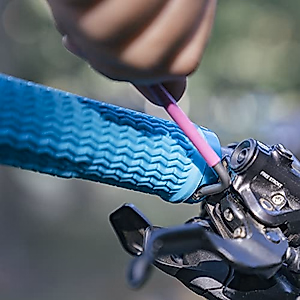 Funn Holeshot Mountain Bike Grips with Single Lock On Clamp, Lightweight and Ergonomic Bike Handle Grips with 22 mm Inner Diameter, Hardened End Bicycle Handlebar Grips for MTB/BMX (Olive Green)