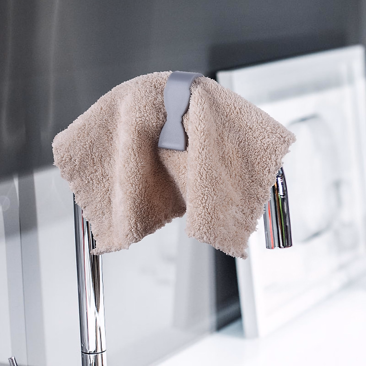 MAOUDA Towel Clips for Kitchen (4 Pack) - Keeps Towel from Falling - Suitable for Kitchen，Oven Handle, Bathroom Towel Rack, Dishwasher，Stove - No More Towels on The Floor