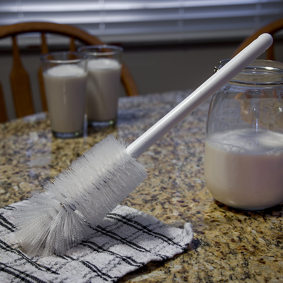 SPARTA 4046702 Plastic Bottle Brush, Decanter Brush, Kitchen Brush With Soft Polyester Bristles For Cleaning, 16 Inches, White