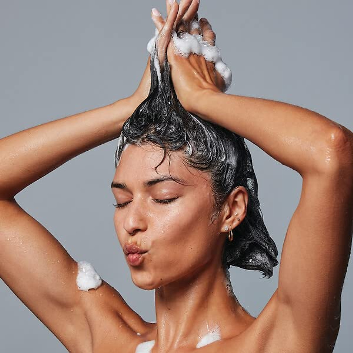 OUAI Anti-Dandruff Shampoo with Salicylic Acid. Gentle Hair Cleanser for Flaky and Dry Scalp. Reduce Itching, Redness, and Irritation (10 Fl Oz / 300ml)