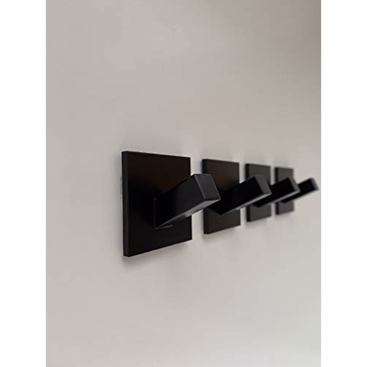 Generic Model Square,Towel Hooks Pack of 4 Towel Holder Wall Hooks Self-Adhesive Hooks Made of Stainless Steel No Drilling Rustproof Ideal for Bathroom Toilet Kitchen Office Matte Black