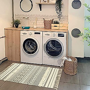 Seavish Boho Runner Rug,2x4.4 Cotton Area Rug Bedroom Rug Tufted Bohemian Geometric Hand Woven Fringe Throw Rugs Shag Accent Tassel Rug for Indoor Bathroom Kitchen Laundry Dorm