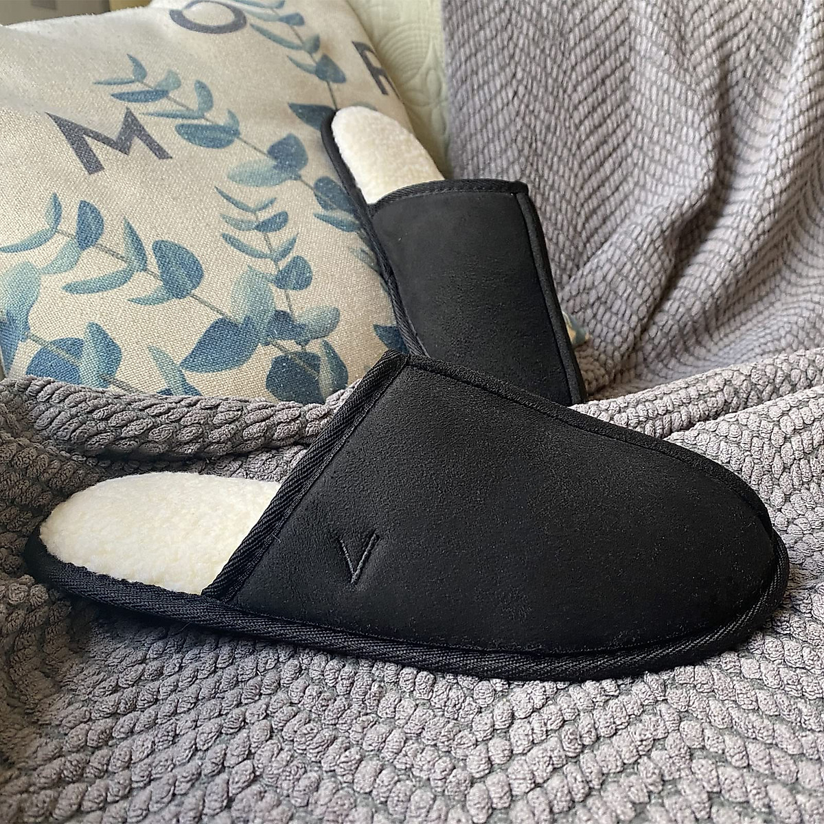 Vansarto Mens Scuff Slippers Micro Suede Memory Foam Slide Clogs Slip on Indoor Outdoor House Shoes, Black, Size 11-12