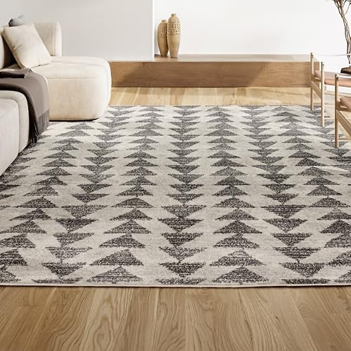 JONATHAN Y MOH206B-8 Aisha Moroccan Triangle Geometric Indoor Farmhouse Area-Rug Bohemian Minimalistic Easy-Cleaning Bedroom Kitchen Living Room Non Shedding, 8 X 10, Cream,Gray