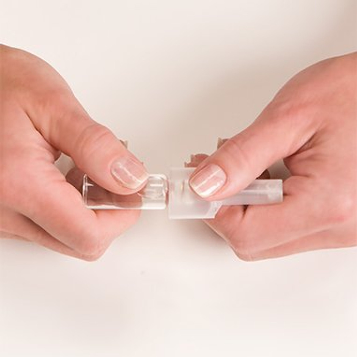 Divine Medical Disposable Ampule Breakers - 100 Per Pack