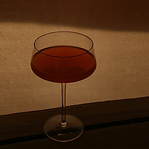 JYB&XY Martini Glasses Set of 4 | 9 oz Coupe Glass Classic Cocktail Glassware Hand Blown Premium Crystal Glass for Champagne, Cocktail，wine，martini Flutes